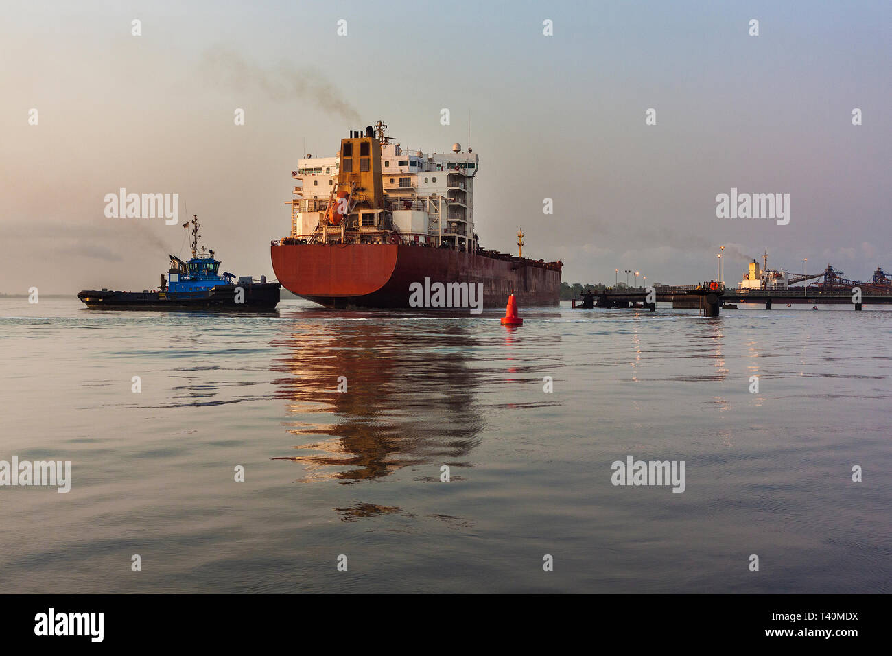 Iron ore transhipment vessels hi-res stock photography and images - Alamy