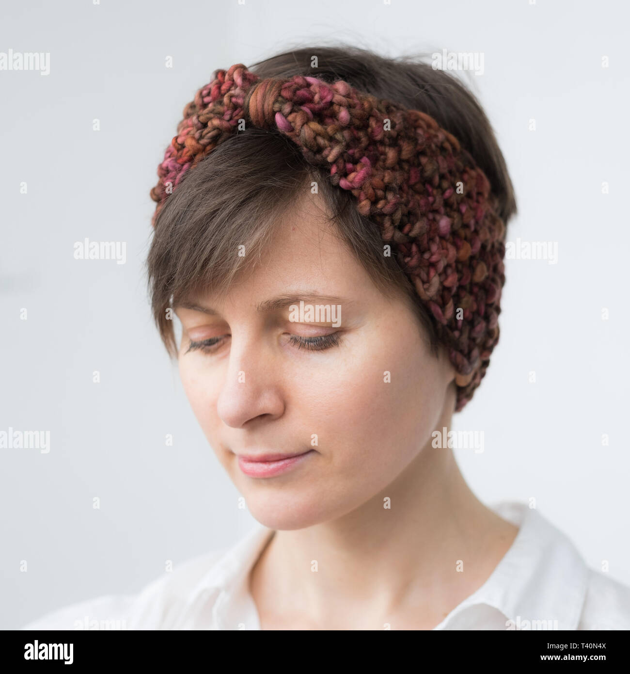 Woman crocheting young hi-res stock photography and images - Alamy