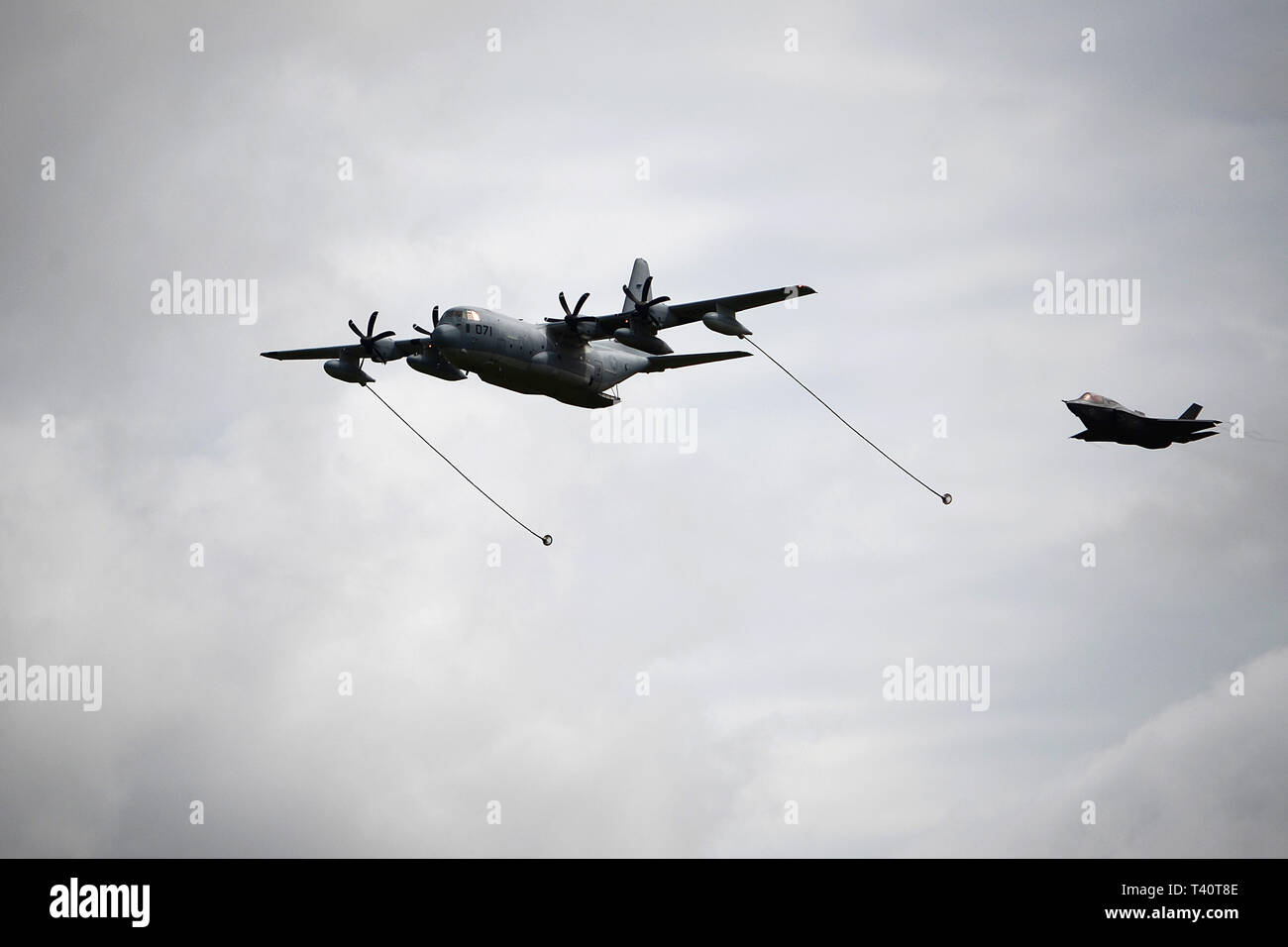 Lockheed kc 130 hercules hi-res stock photography and images - Alamy