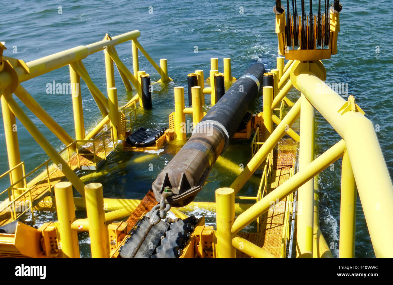 Pipelaying vessel hi-res stock photography and images - Alamy