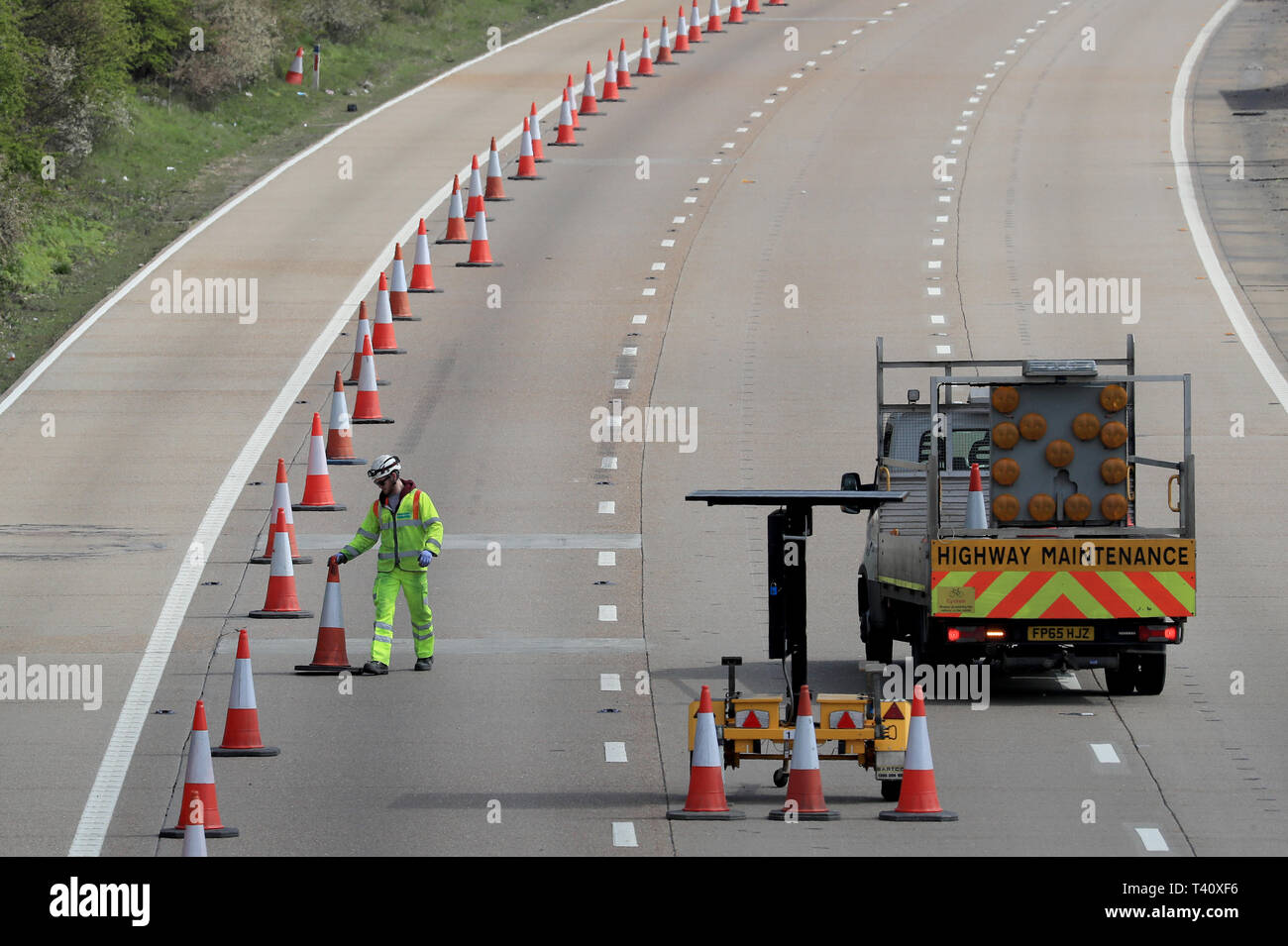 Contraflow system hi-res stock photography and images - Alamy