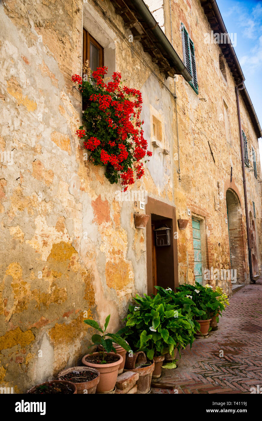 Italian Renaissance village of Pienza in Tuscany, Italy Stock Photo - Alamy