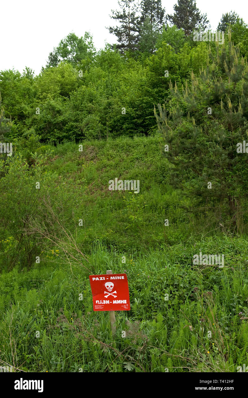 Landmine sign hi-res stock photography and images - Alamy