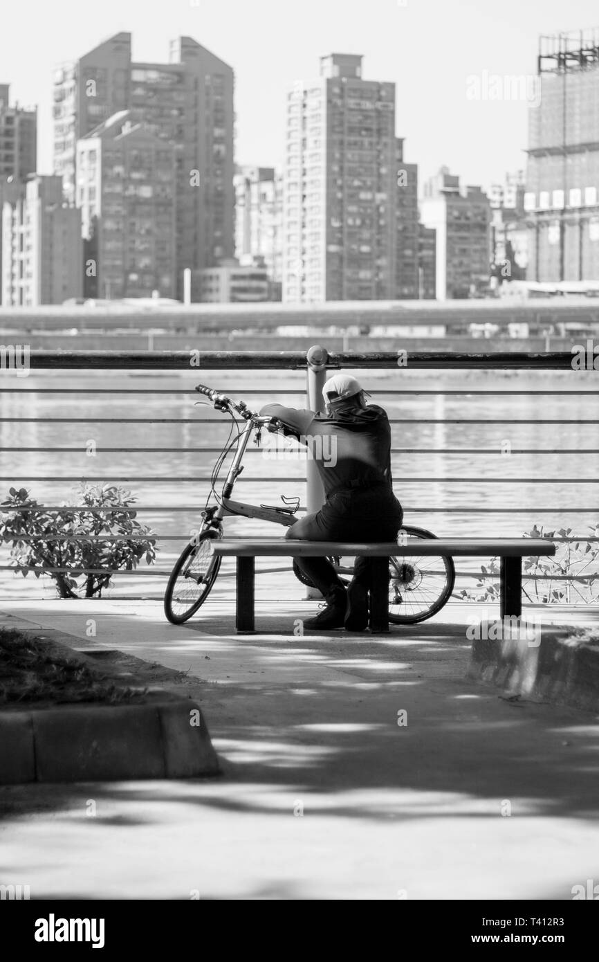 Old man taipei taiwan Black and White Stock Photos & Images - Alamy