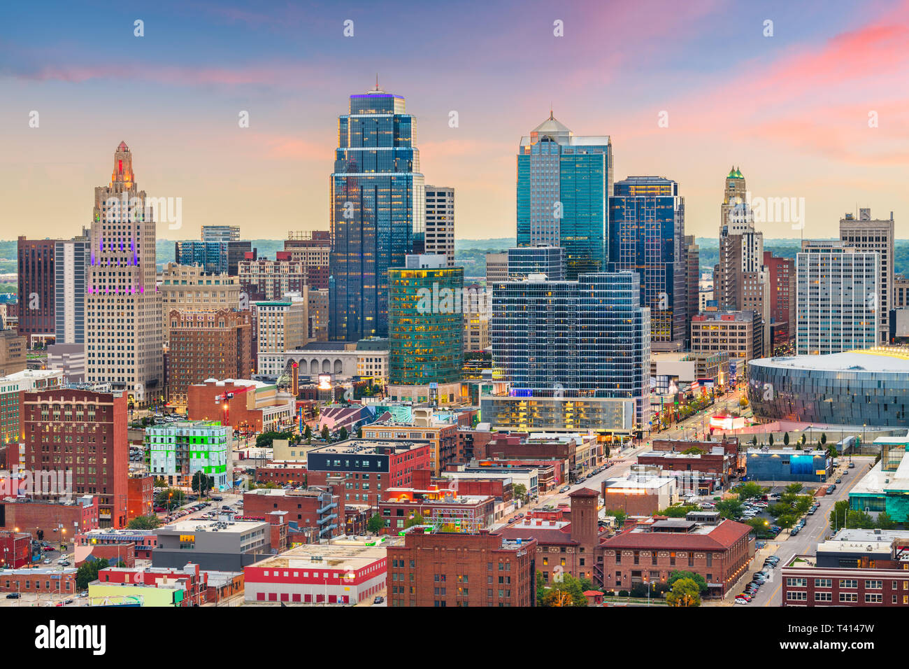 Landscape twilight city view hi-res stock photography and images - Alamy