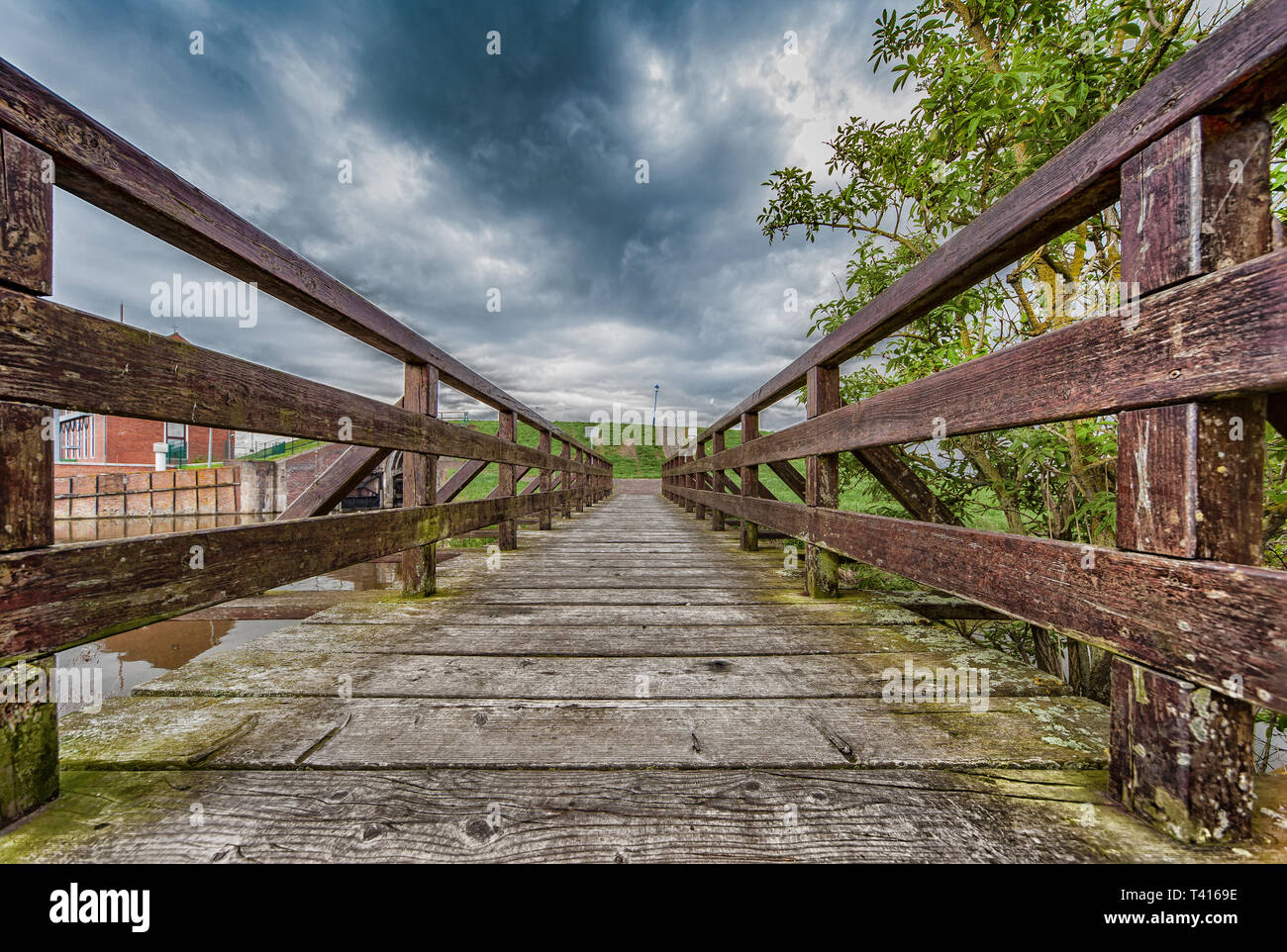 Perspective old wood bridge hi-res stock photography and images - Alamy