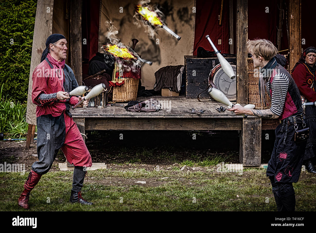 Juggler medieval hi-res stock photography and images - Alamy