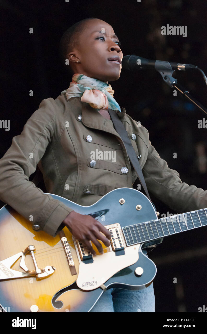 Rokia traore songwriter hi-res stock photography and images - Alamy