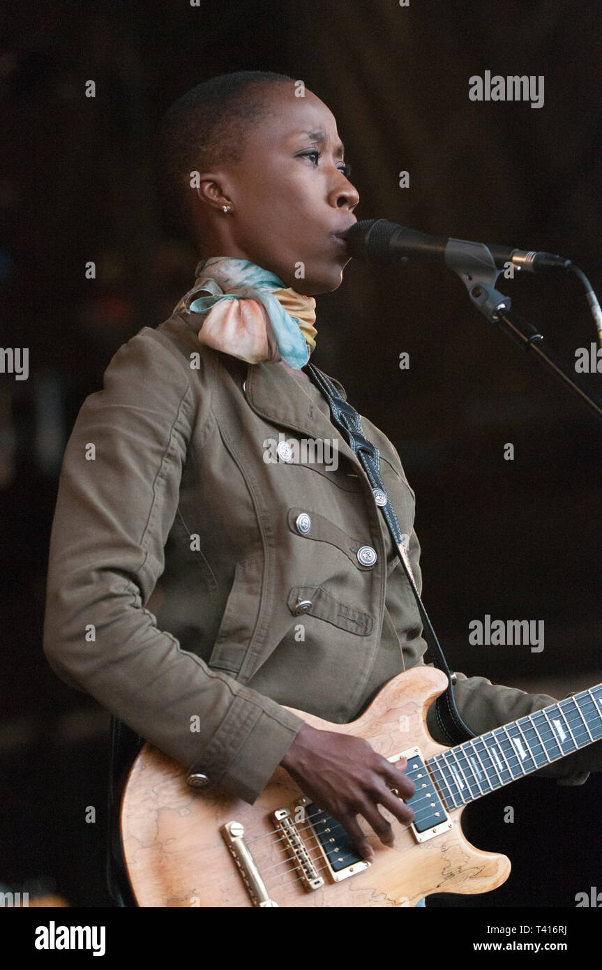 Rokia traore songwriter hi-res stock photography and images - Alamy