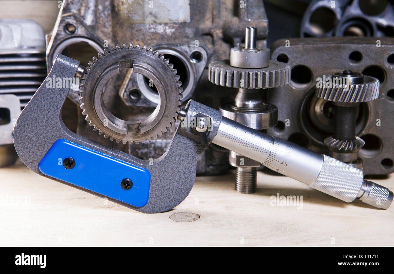 Measurement parameters of gears, details by mechanical micrometer Stock ...