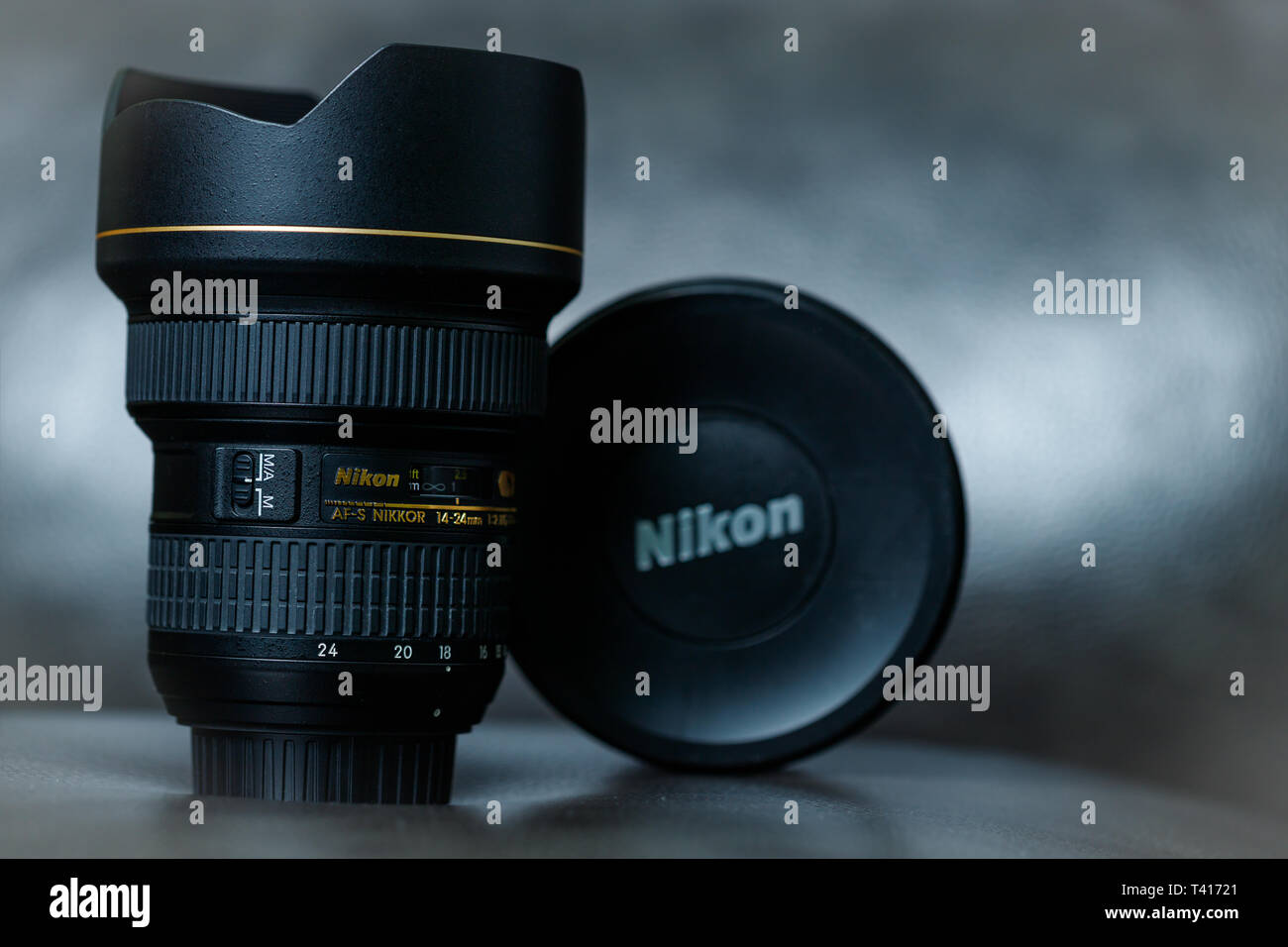 Nikon zoom lens hi-res stock photography and images - Alamy