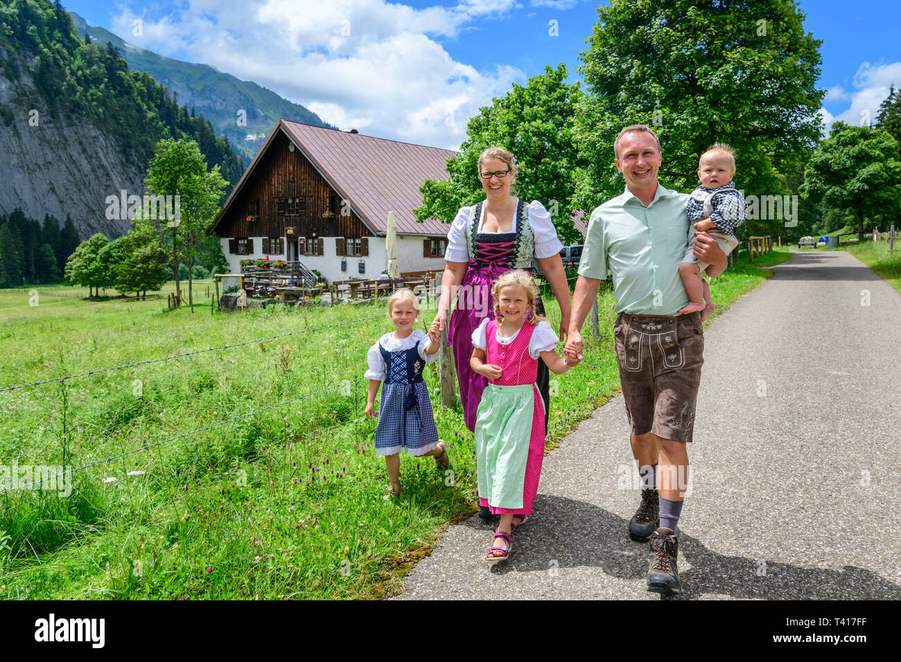 Traditional parents hi-res stock photography and images - Alamy