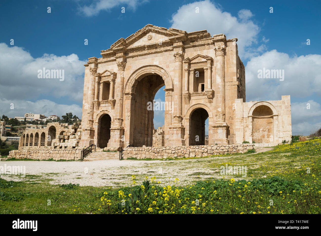 Arch of Hadrian, Jerash, Jordan Stock Photo - Alamy