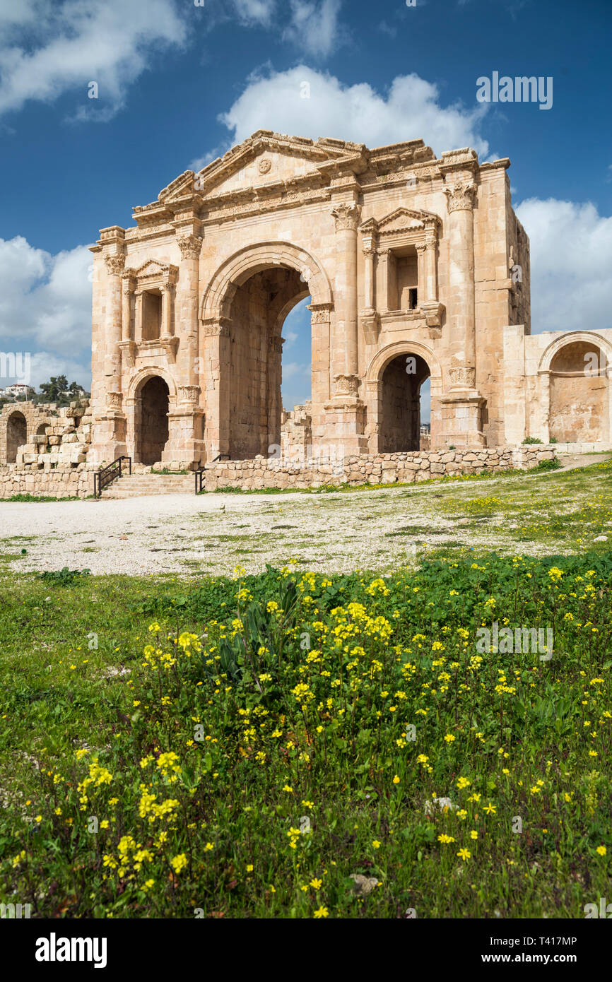 Arch of Hadrian, Jerash, Jordan Stock Photo - Alamy