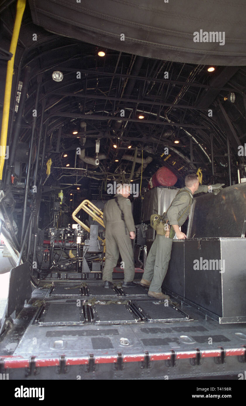 Ac 130 aircraft hi-res stock photography and images - Alamy