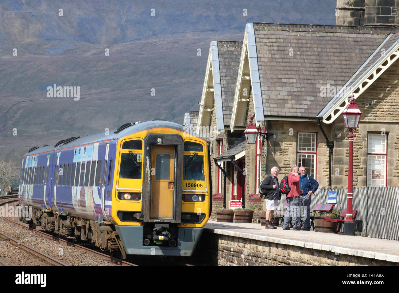Class 158 express sprinter dmu passenger train in Northern livery at ...