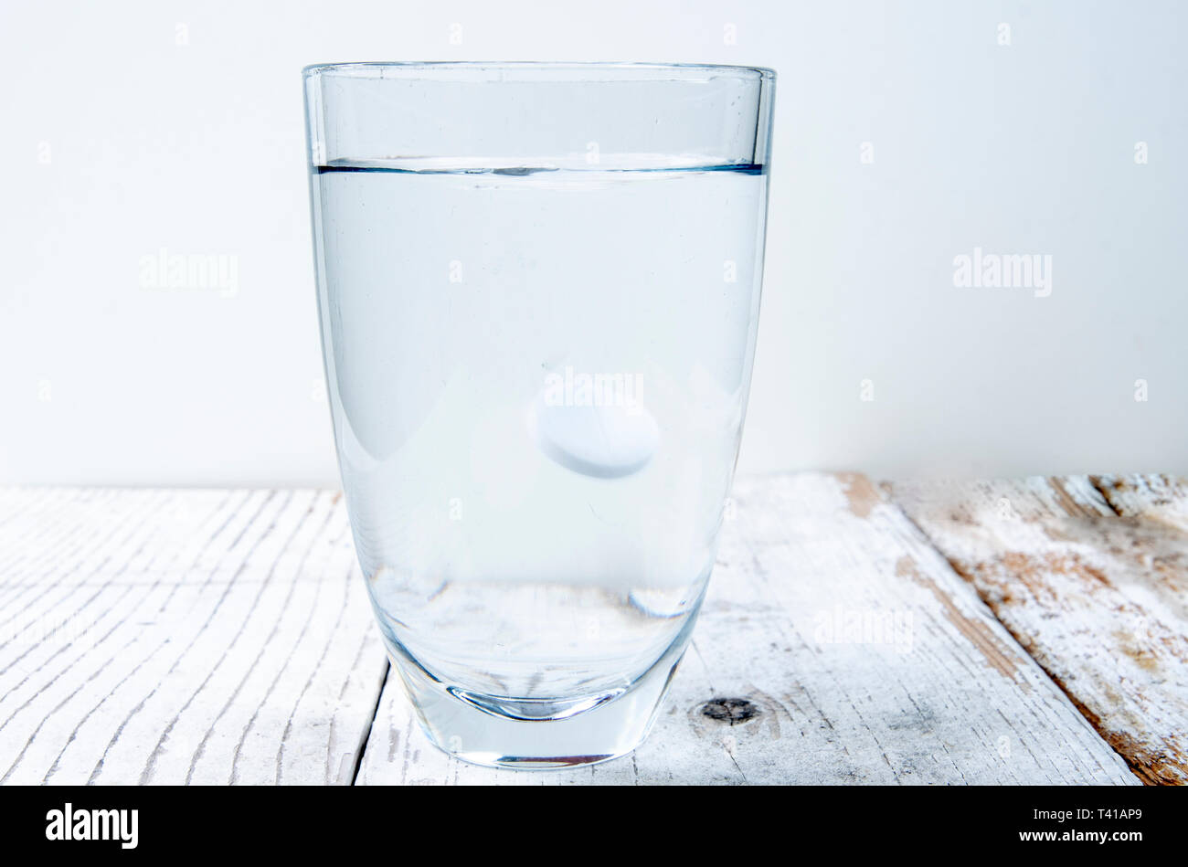Effervescent tablet falls glass water hi-res stock photography and ...