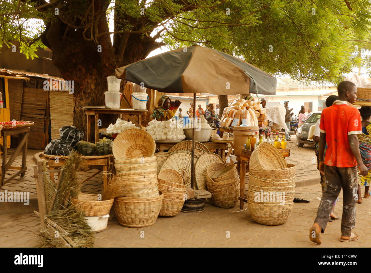 Voodoo market benin hi-res stock photography and images - Alamy