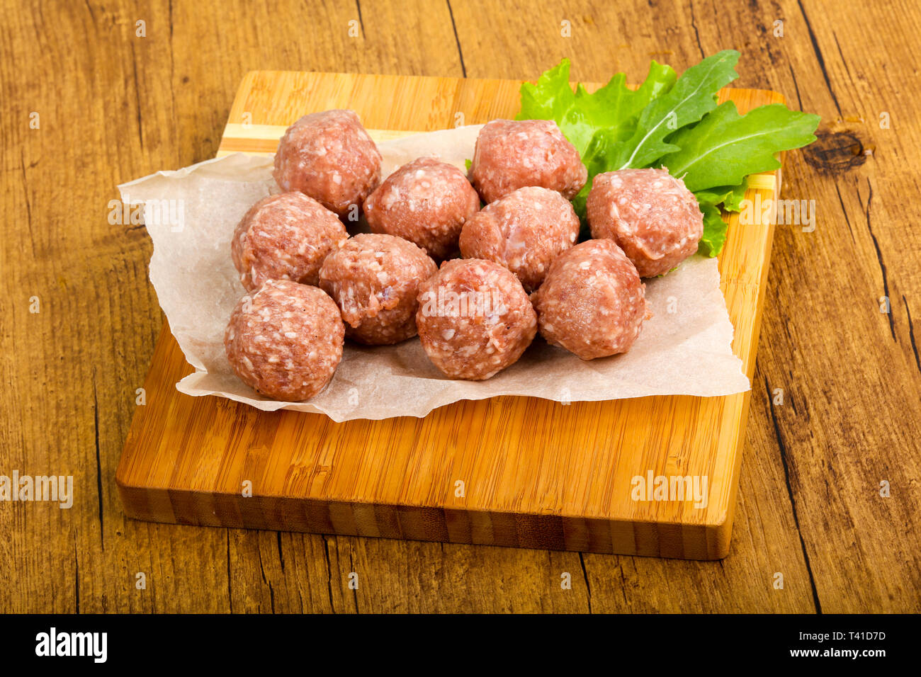 Raw meat balls for cooking Stock Photo - Alamy