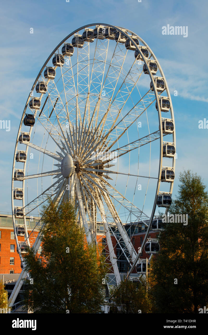 England, Merseyside, Liverpool. The Wheel of Liverpool, a tourist ...