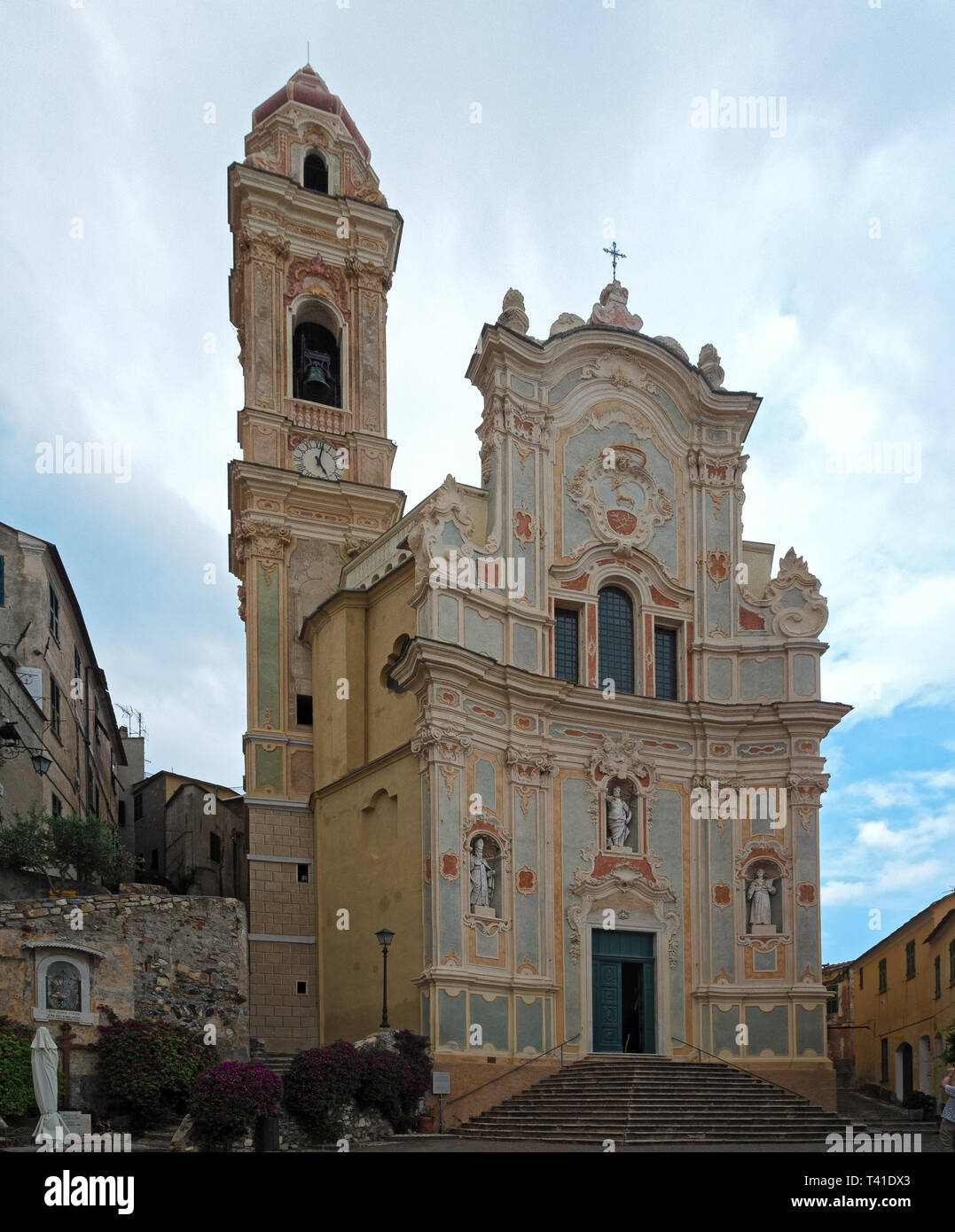 Cervo, Liguria, Italy: The church of San Giovanni Battista Stock Photo ...