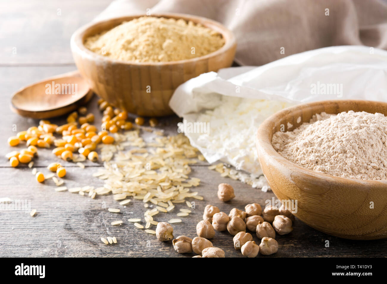 Organic flour hi-res stock photography and images - Alamy