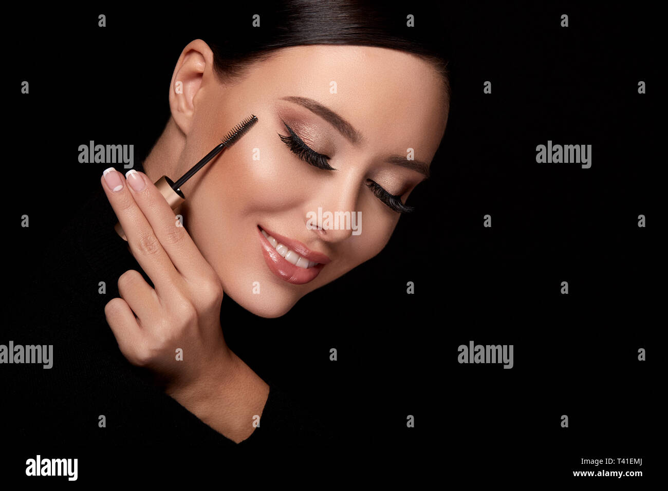 Covergirl makeup hi-res stock photography and images - Alamy