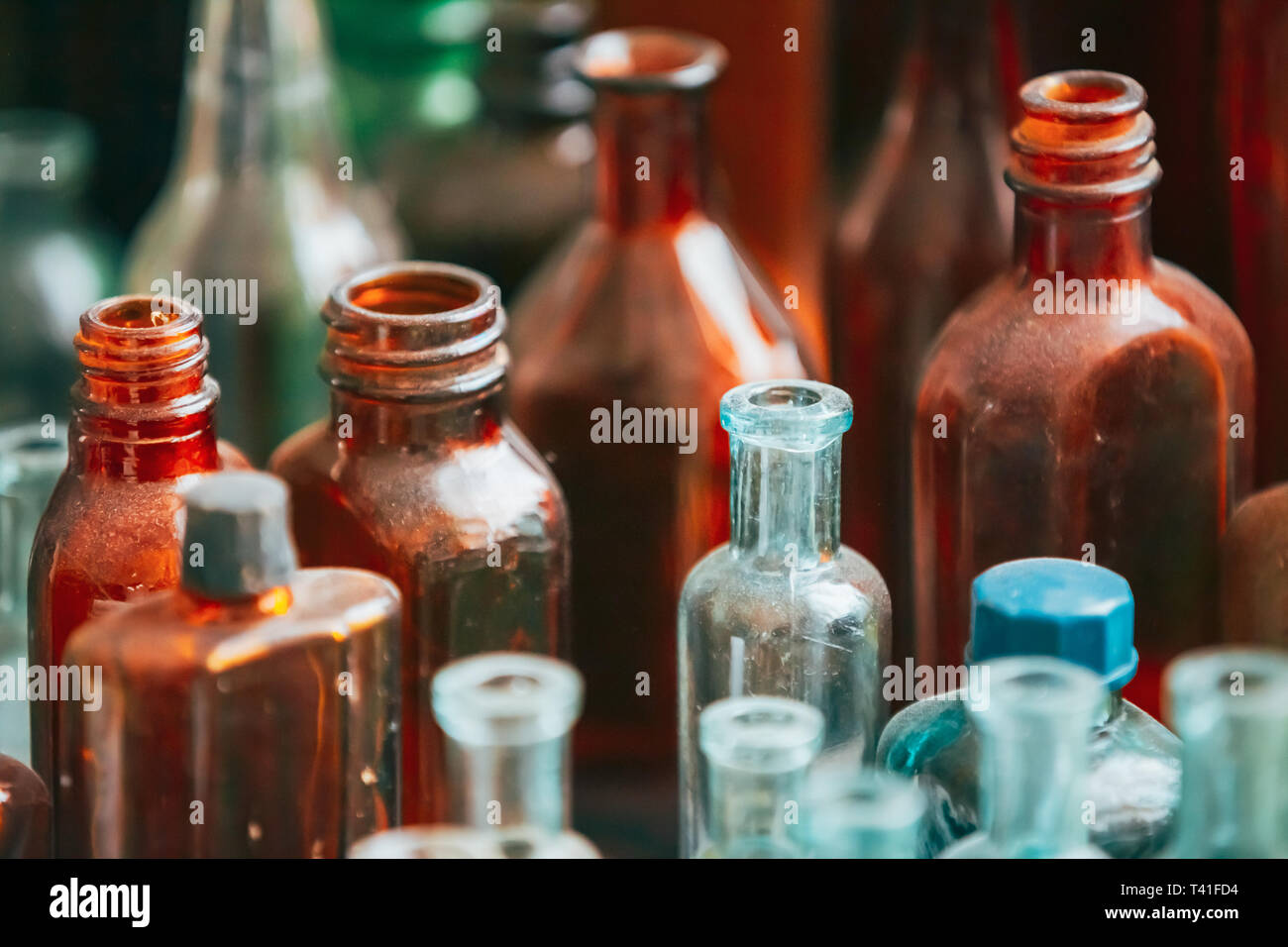 Liquid medicine measuring tools hi-res stock photography and images - Alamy