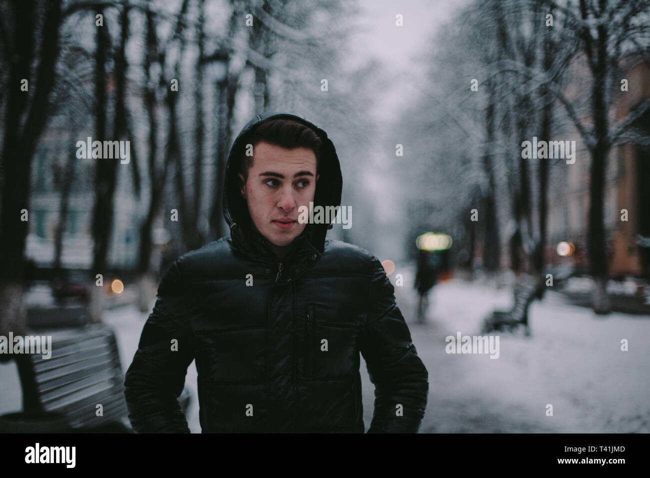 Sad man walking alone hi-res stock photography and images - Alamy