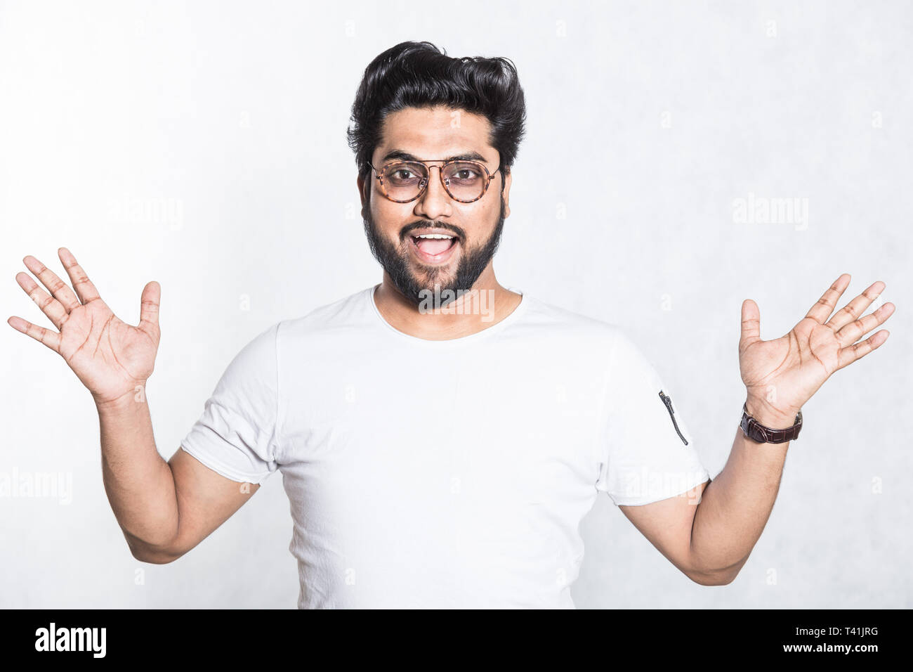 Portrait of a happy young handsome Hindu man Stock Photo - Alamy