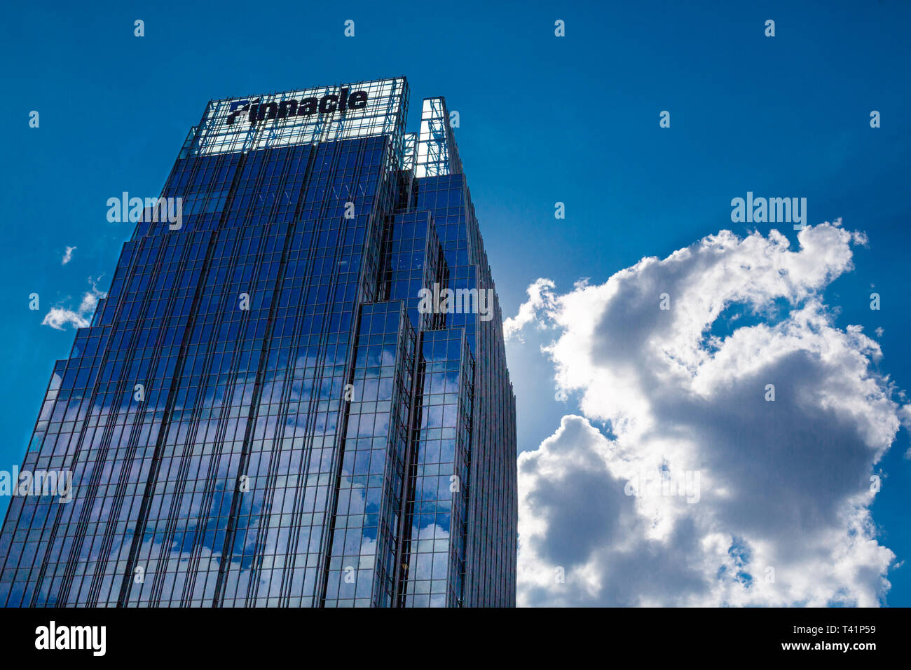Tall glass building hi-res stock photography and images - Alamy