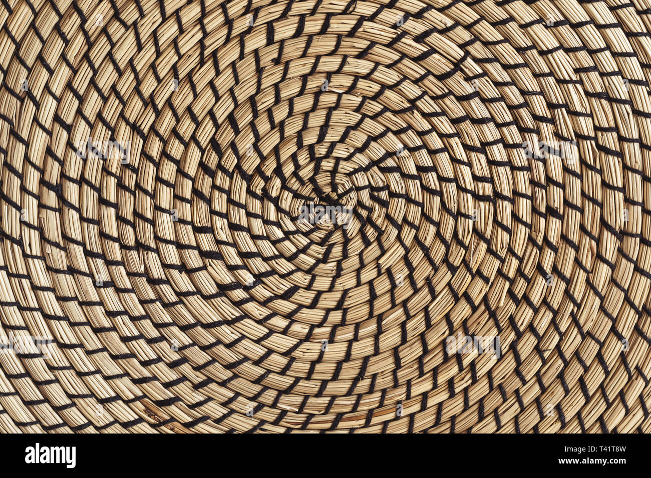 Texture round weave natural straw surface Stock Photo - Alamy