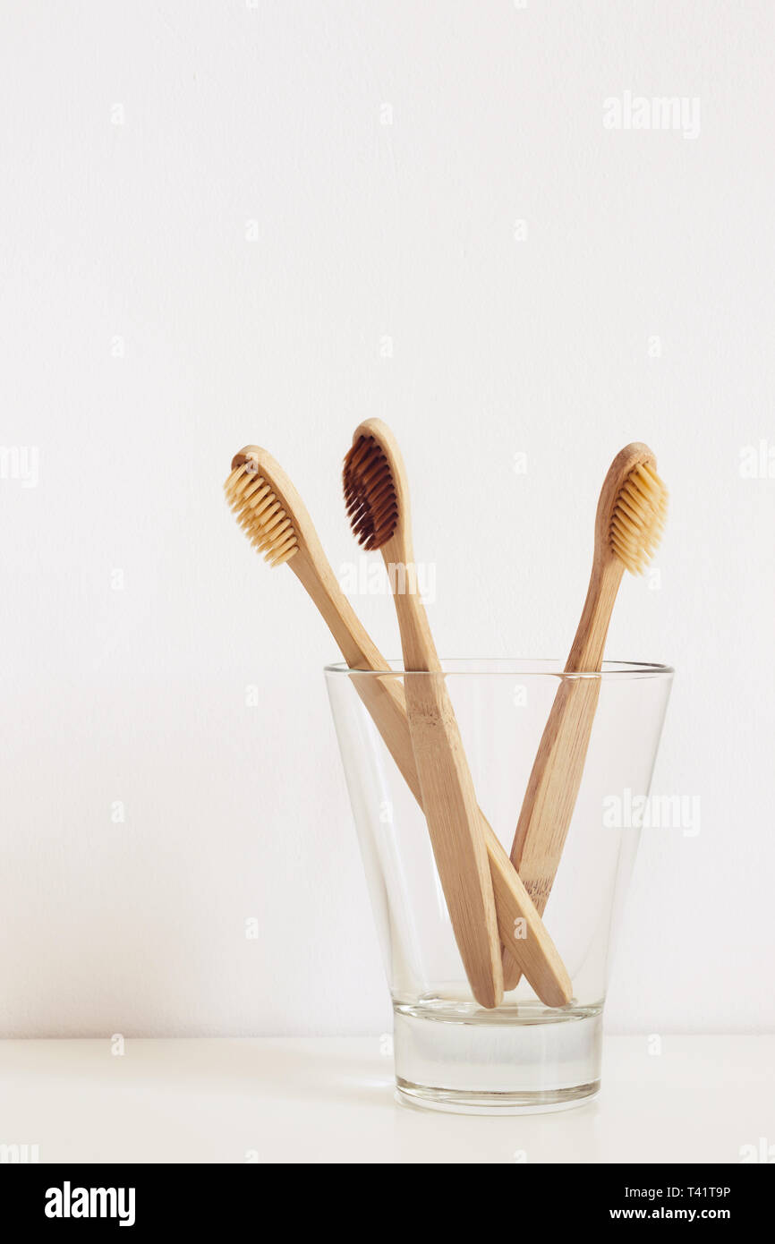 Toothbrushes group hi-res stock photography and images - Alamy