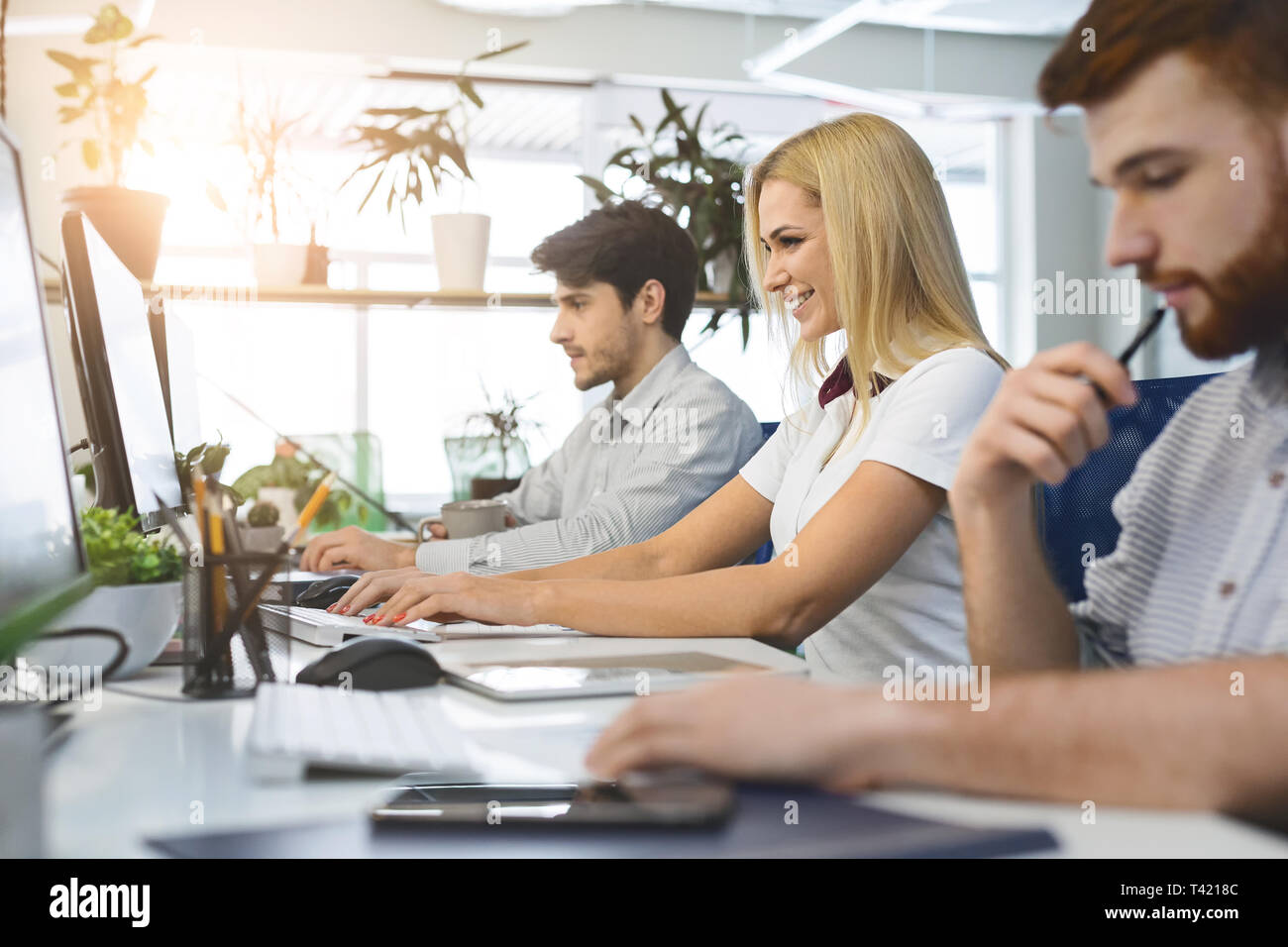 Open plan office computers hi-res stock photography and images - Alamy