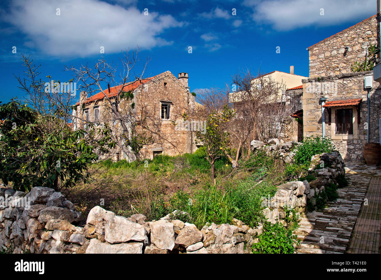 Cretan pottery hi-res stock photography and images - Alamy