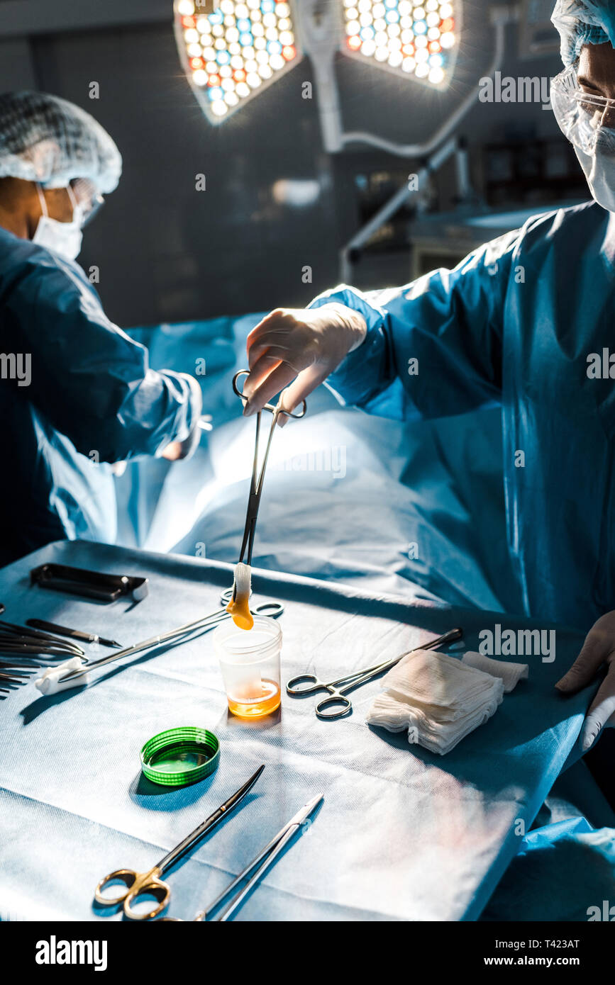Doing tampon hi-res stock photography and images - Alamy
