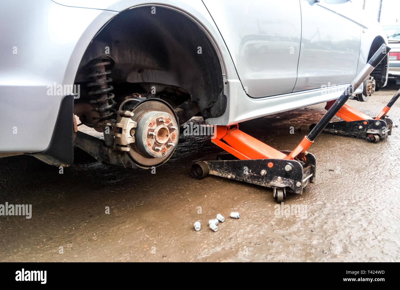 Wheel arch rust car hi-res stock photography and images - Alamy