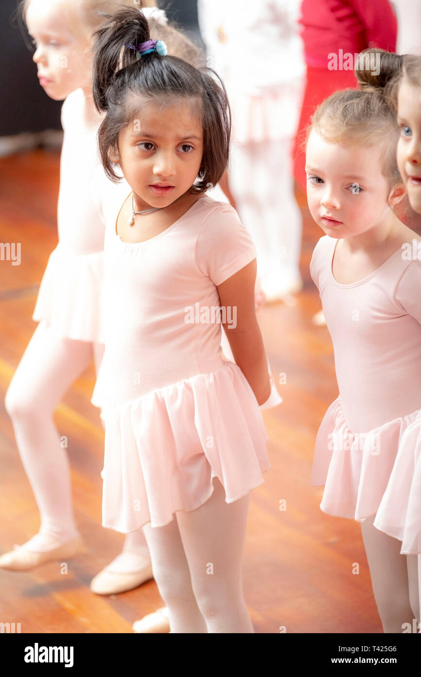 Young girls hi-res stock photography and images - Alamy