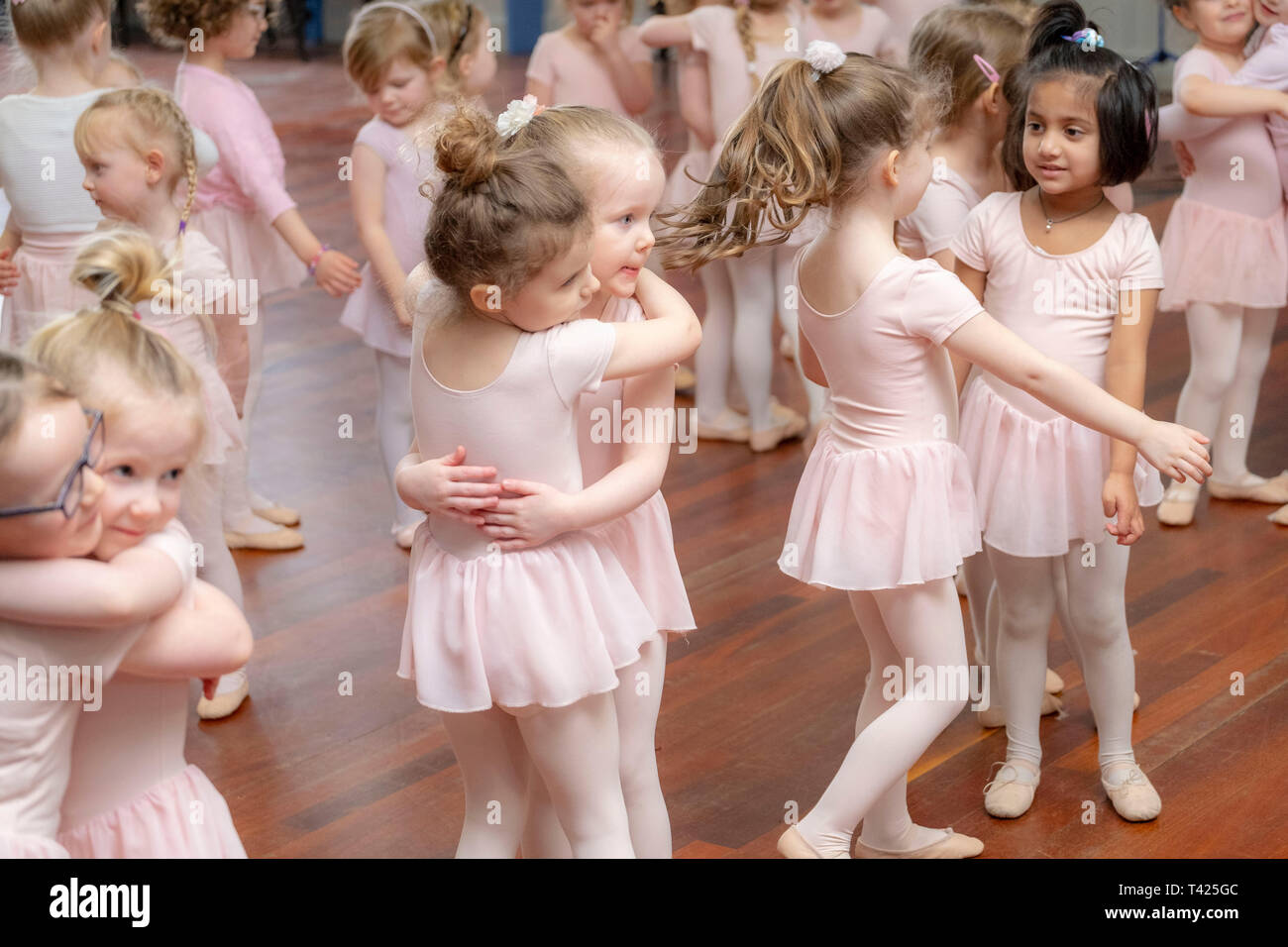 Young girls in dance class Stock Photo - Alamy