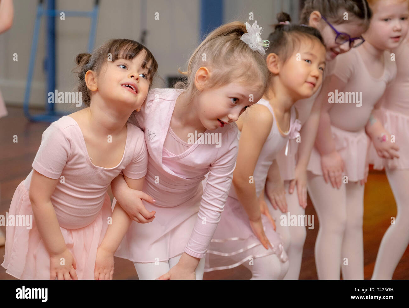 Young girls in dance class Stock Photo - Alamy