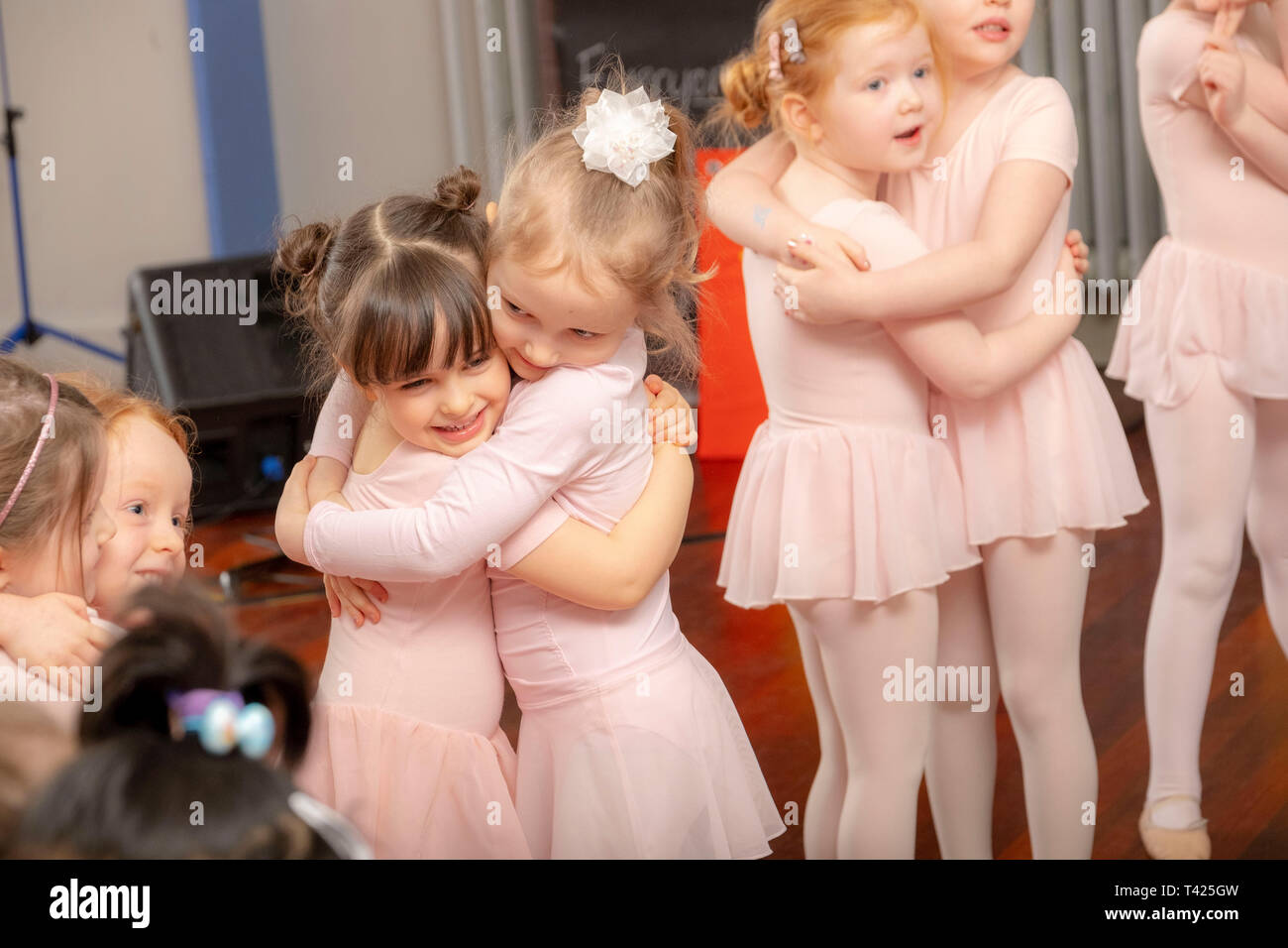 Young girls in dance class Stock Photo - Alamy
