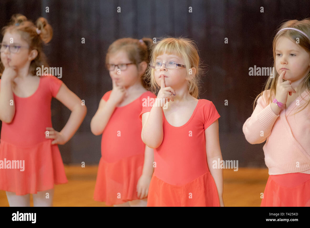 Young girls in dance class Stock Photo - Alamy