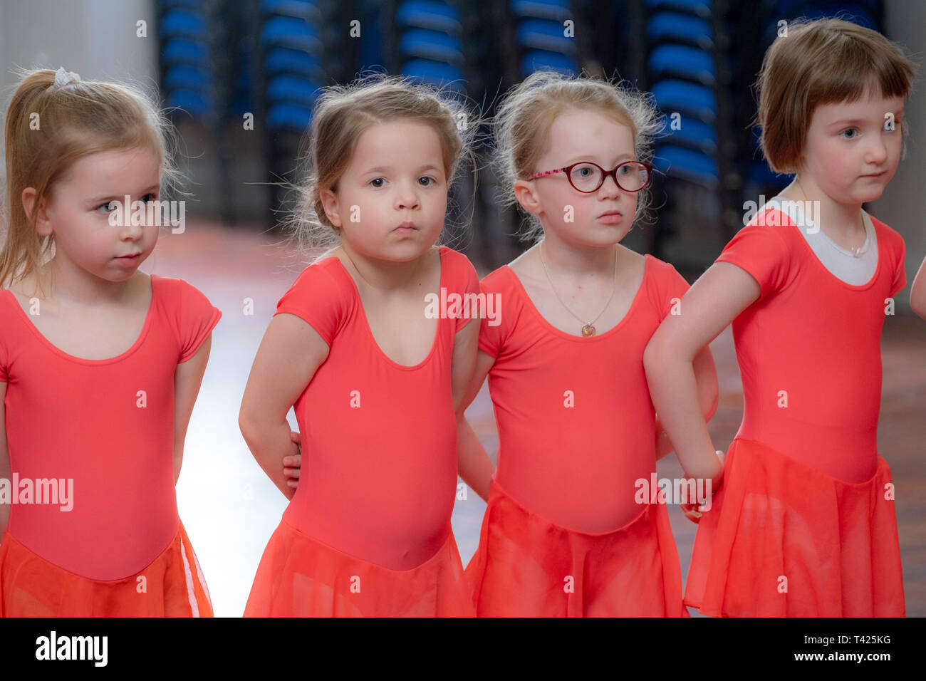 Diverse children dance class hi-res stock photography and images - Alamy
