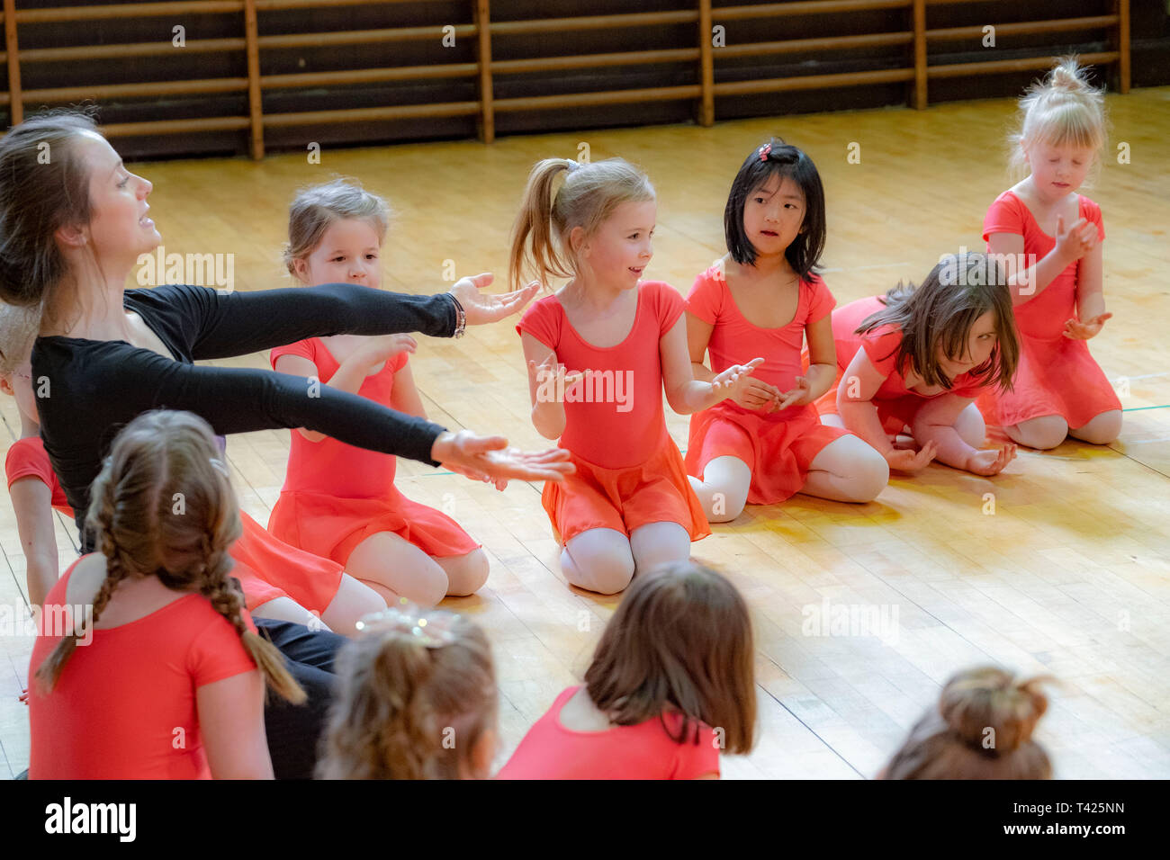 Danceclass hi-res stock photography and images - Alamy