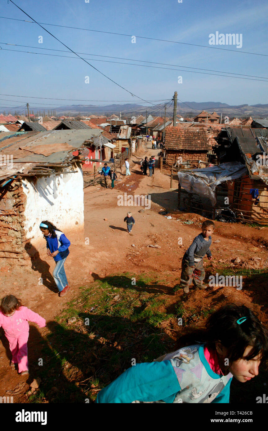 Romanian gypsies gypsy roma hi-res stock photography and images - Alamy