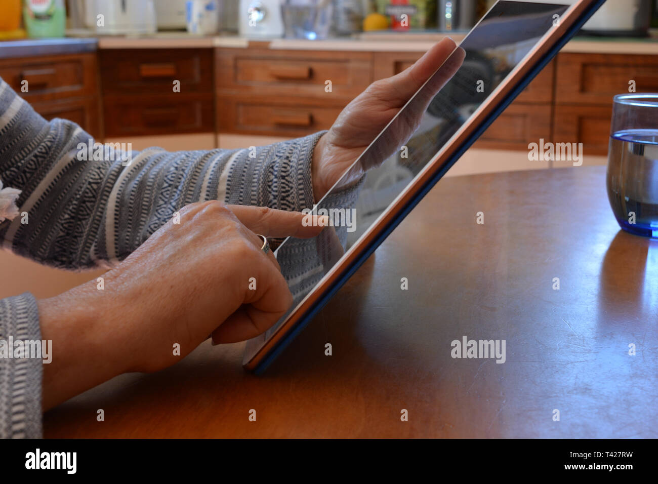Fingers on screen hi-res stock photography and images - Alamy