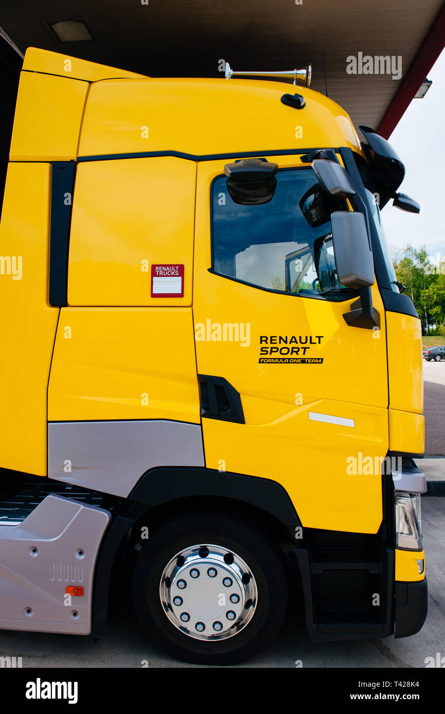 Renault f1 team freight hi-res stock photography and images - Alamy