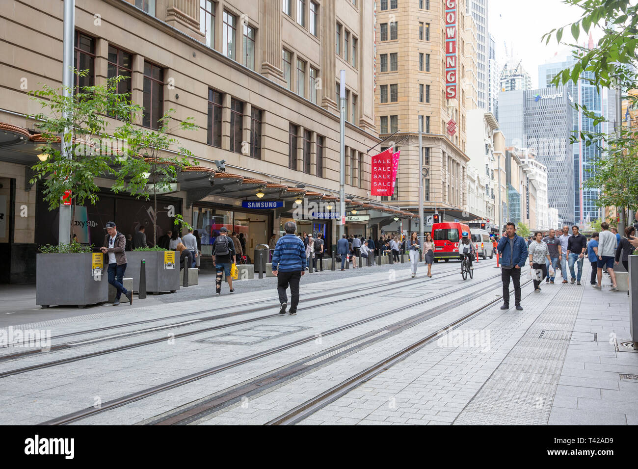 Part pedestrianised street hi-res stock photography and images - Alamy