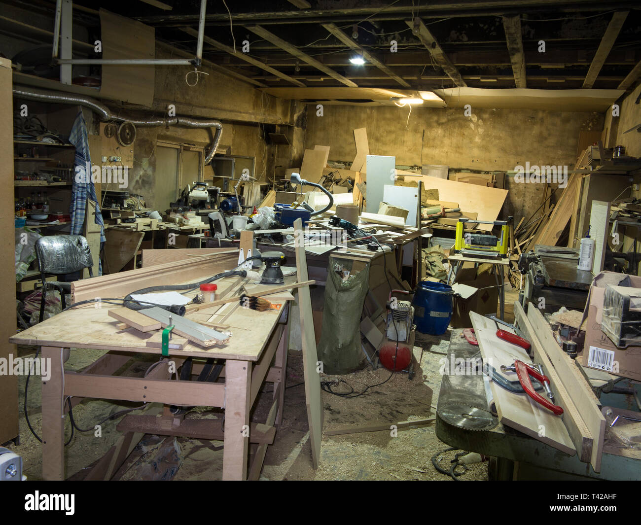 Carpentry workshop at the middle of work day Stock Photo - Alamy