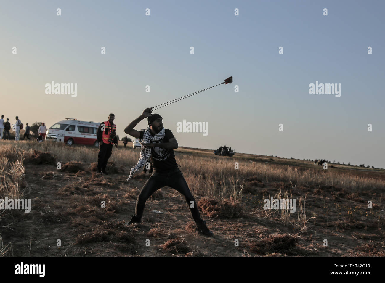 Slingshot man hi-res stock photography and images - Alamy